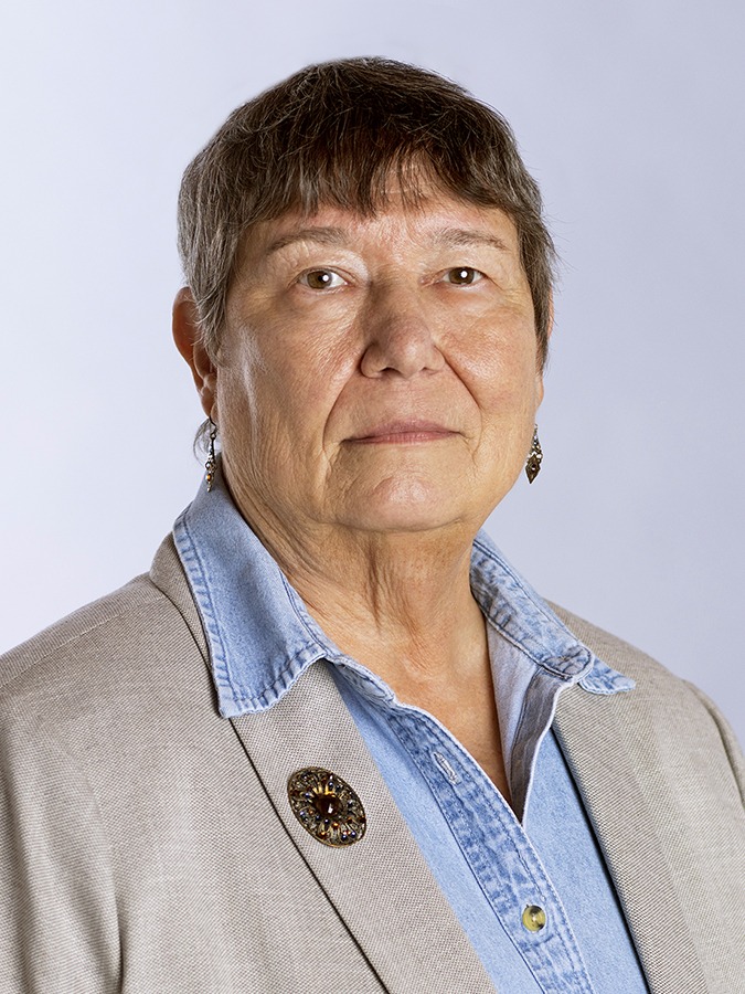 Lyn Graves - Top Educators